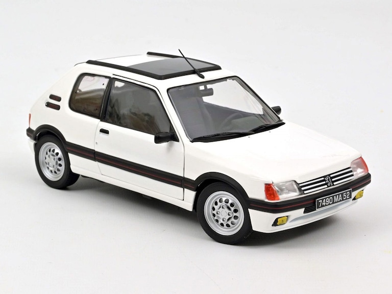 O PEUGEOT 205 celebra o seu 40º aniversário: um modelo em excelente forma!